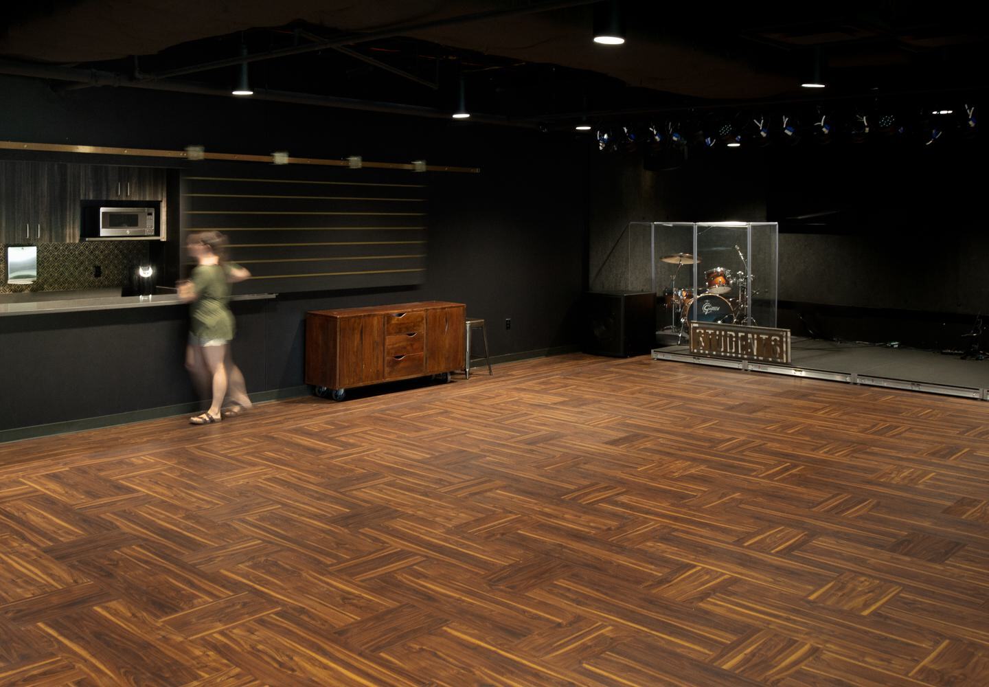 Top 10 Tips for Designing a Warm, Inviting and Energizing Church Youth Room